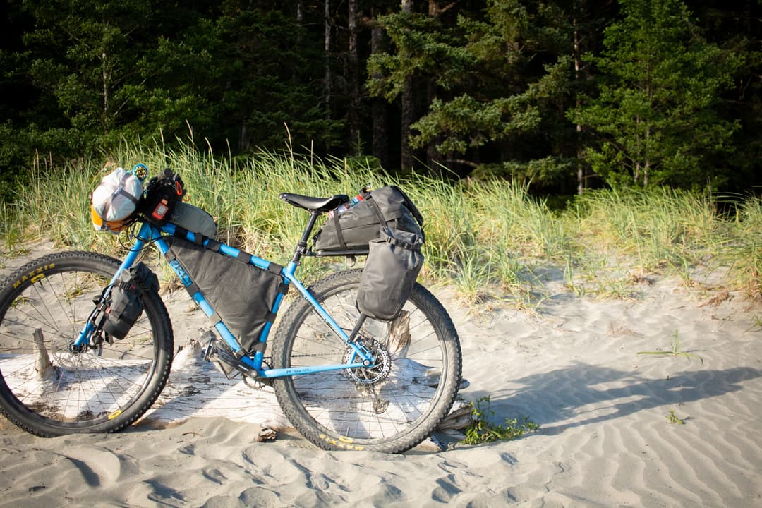 Tailfin Carbon Rack, Trunk Bag & Mini-Panniers Review