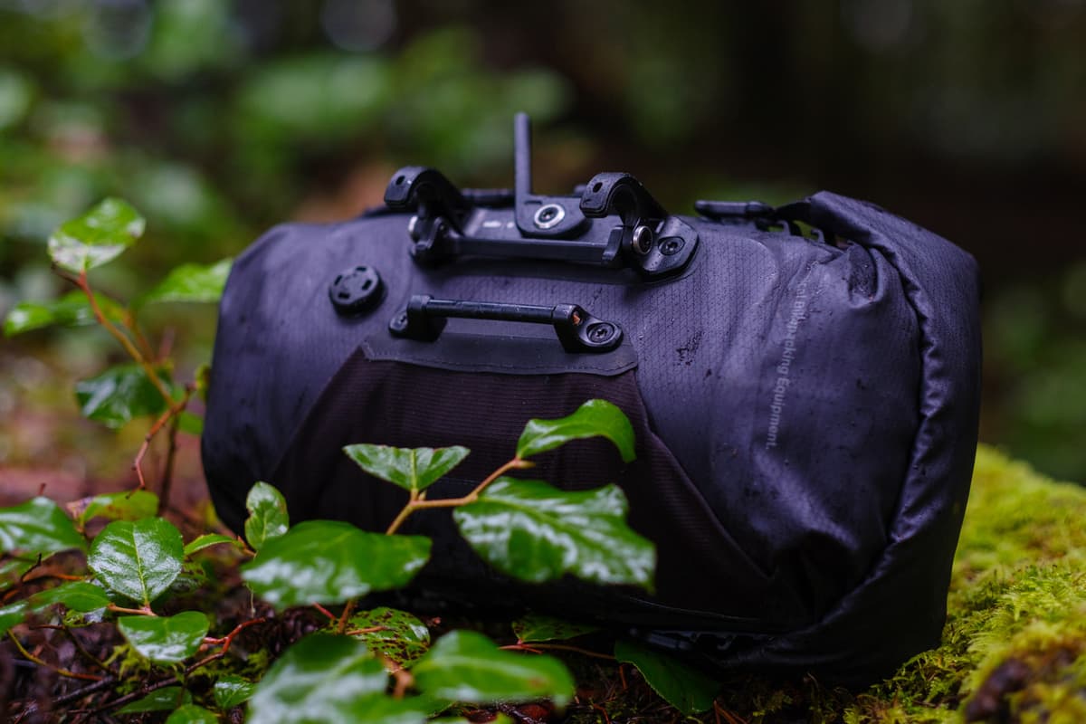 Tailfin Bar Bag System: Business Up Front