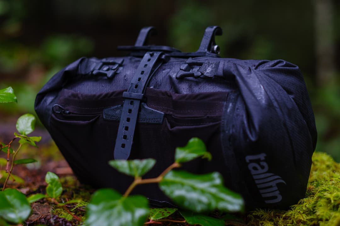 Tailfin Bar Bag System: Business Up Front