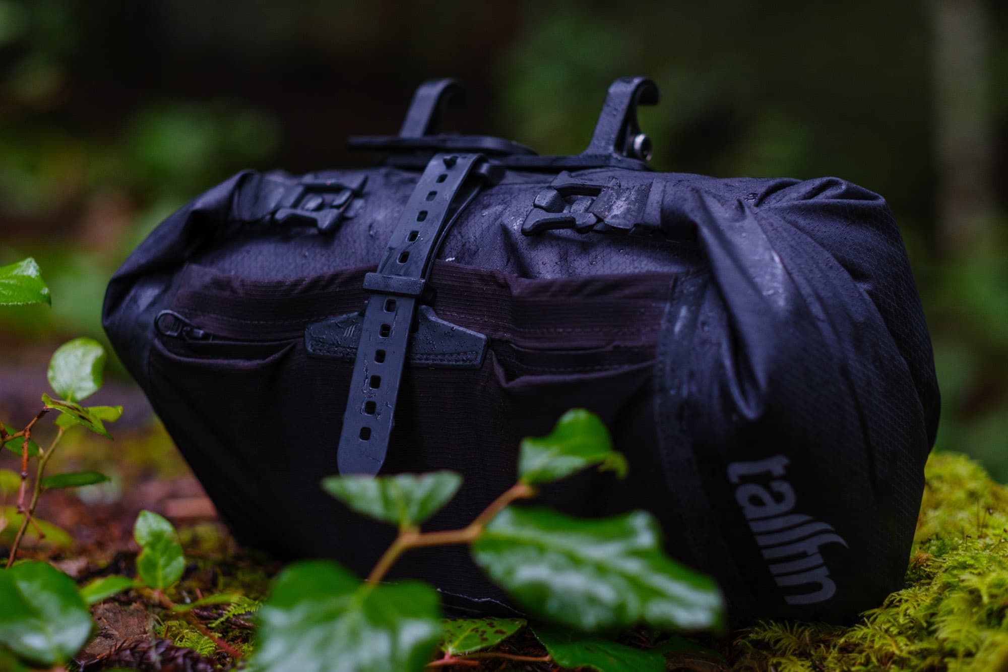 Tailfin Bar Bag System: Business Up Front