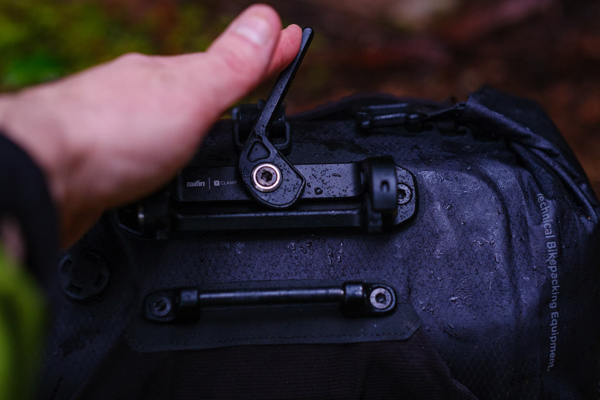 Tailfin Bar Bag System: Business Up Front