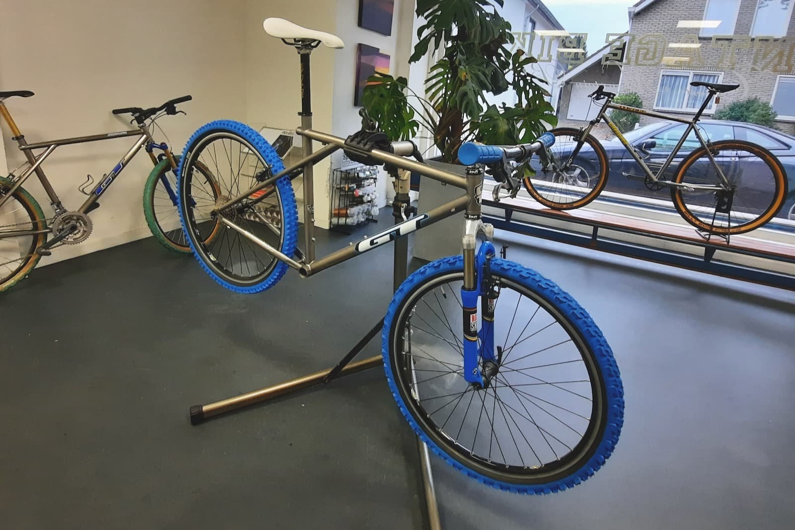 Vintage 90s Mountain Bike Builds