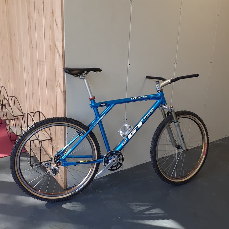Vintage 90s Mountain Bike Builds